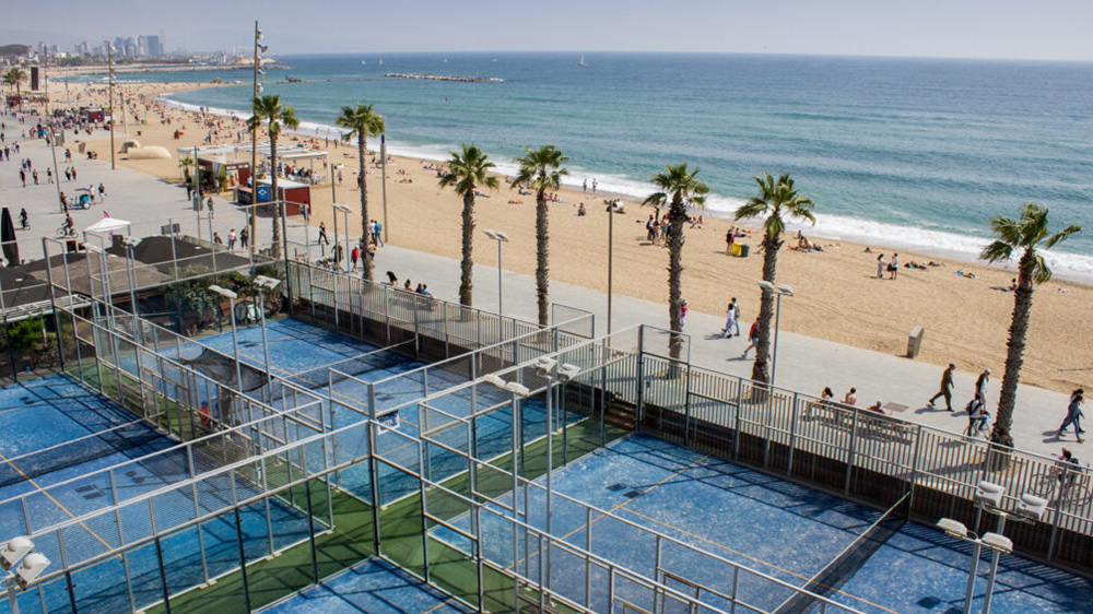 Why Classic Padel Courts Are Ideal For Seaside Cities - GZUNIPADEL